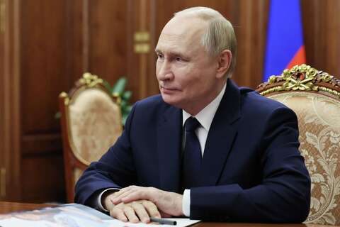 Lawmakers move to extend Russia's compulsory military draft to a year ...