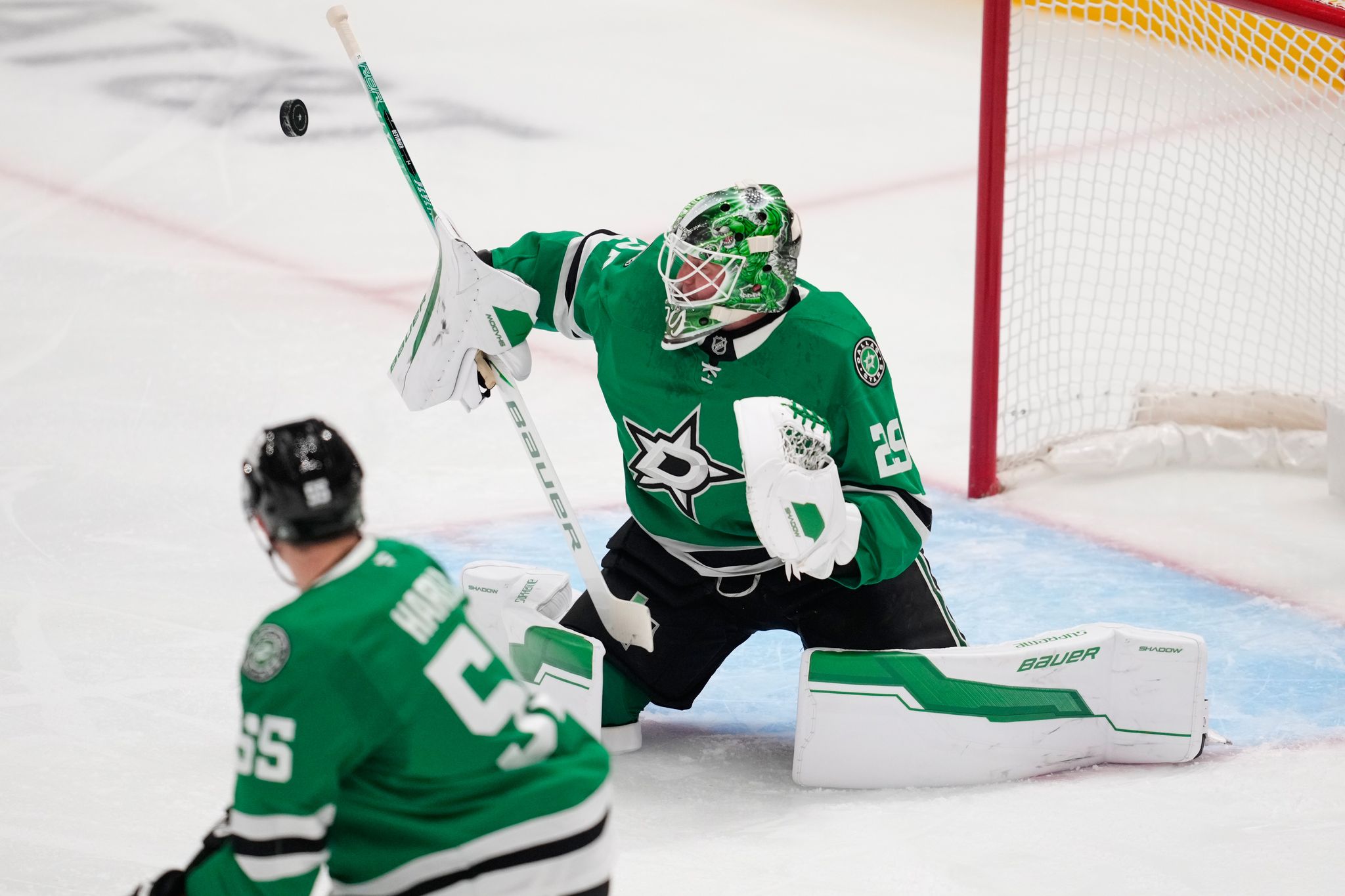 Stars' Jake Oettinger blanks Ovechkin, Capitals in 1-0 win
