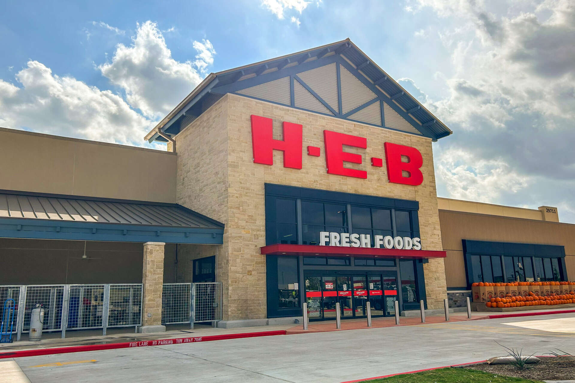 Booming San Antonio-area city begs for new H-E-B store