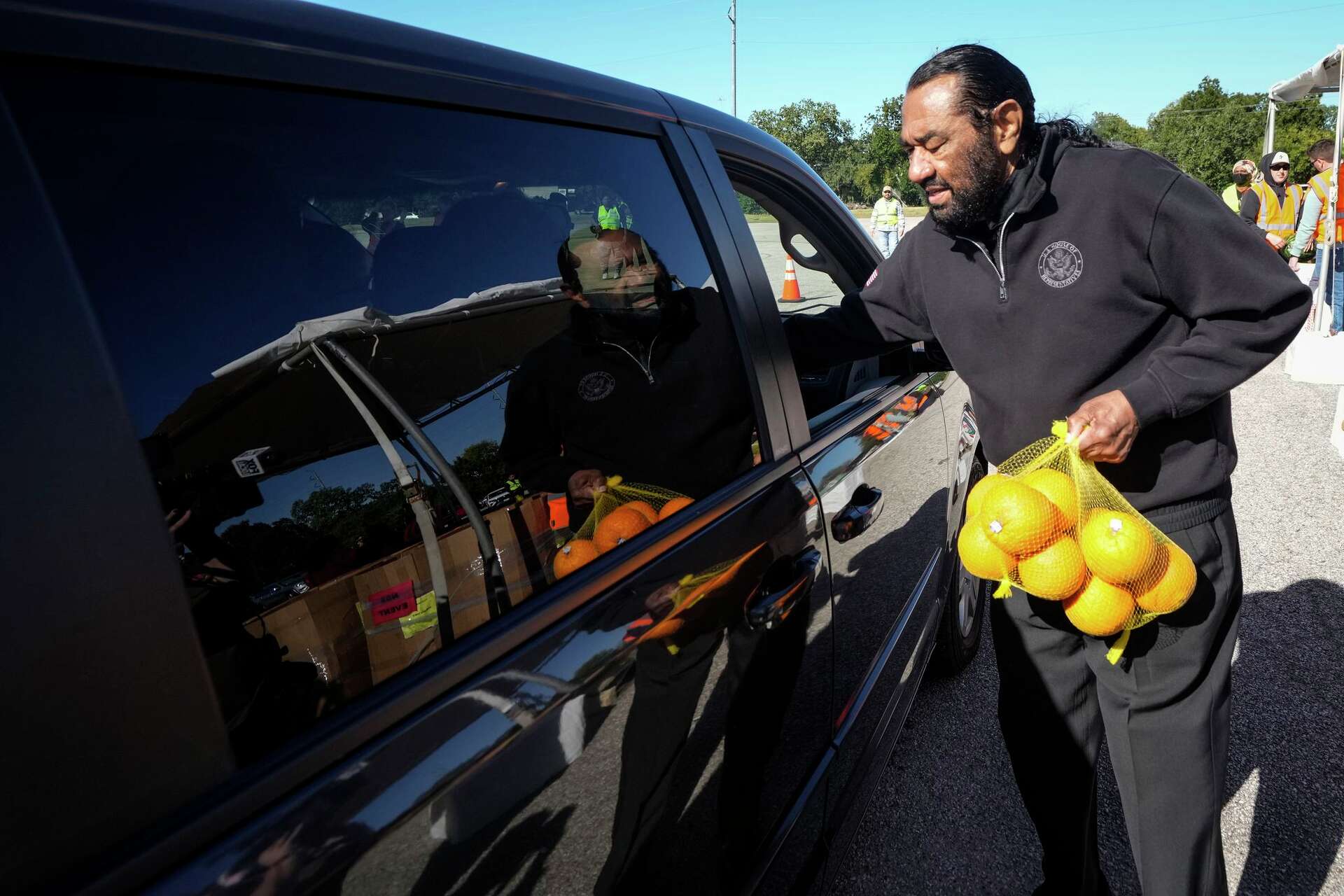 Houston Food Bank braces as SNAP benefits near end during shutdown