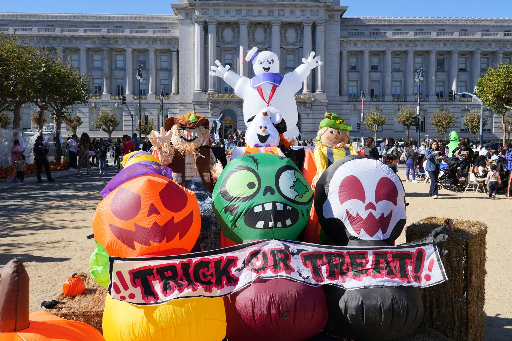 One of San Francisco's most troubled neighborhoods brings a pumpkin ...