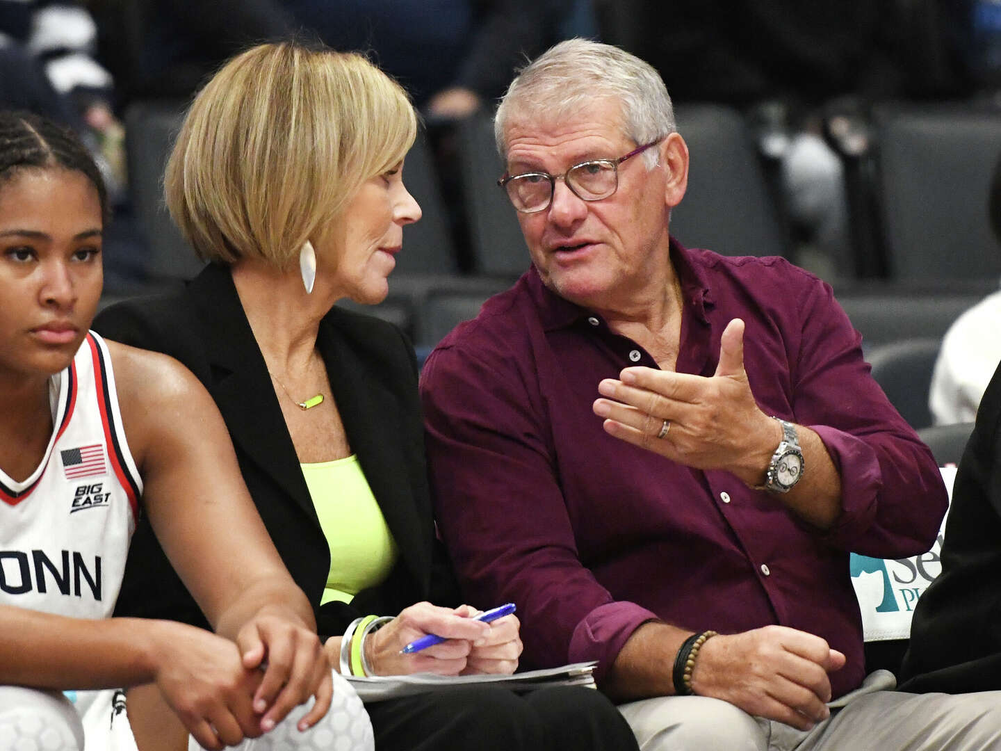 Geno Auriemma, UConn raising 12th NCAA title banner Sunday