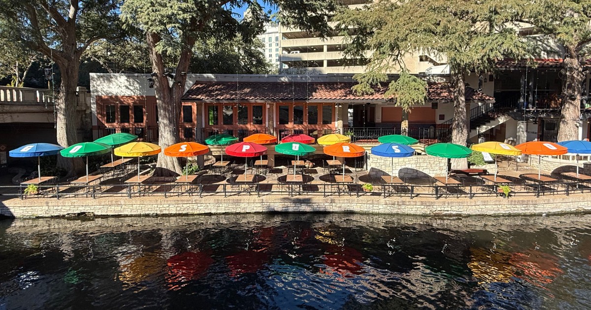 San Antonio River Walk staple shows support for the Spurs