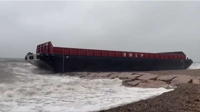 Two barges run aground at Milford's Woodmont Beach, officials say