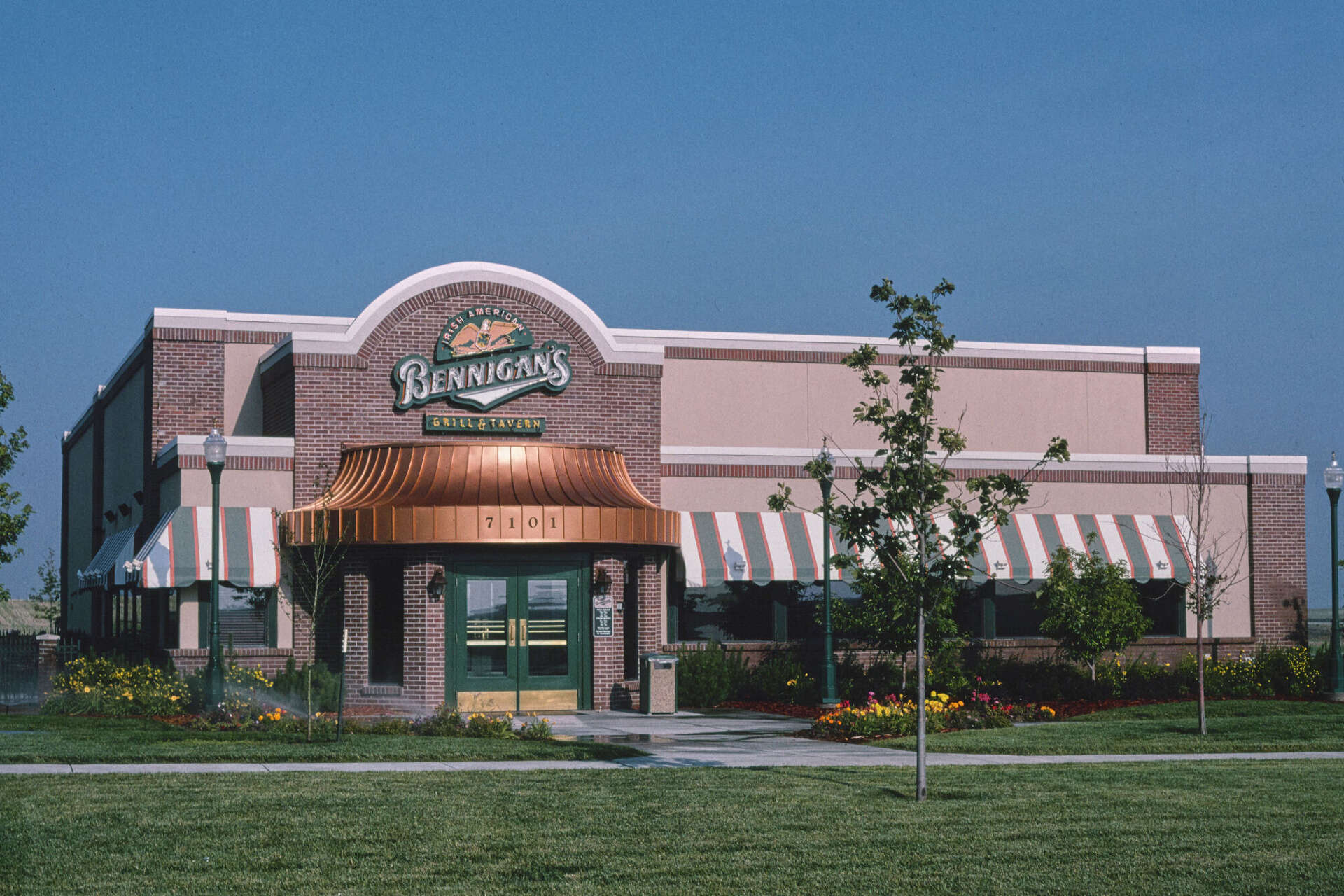 The last old Bennigan's location in Houston has been torn down