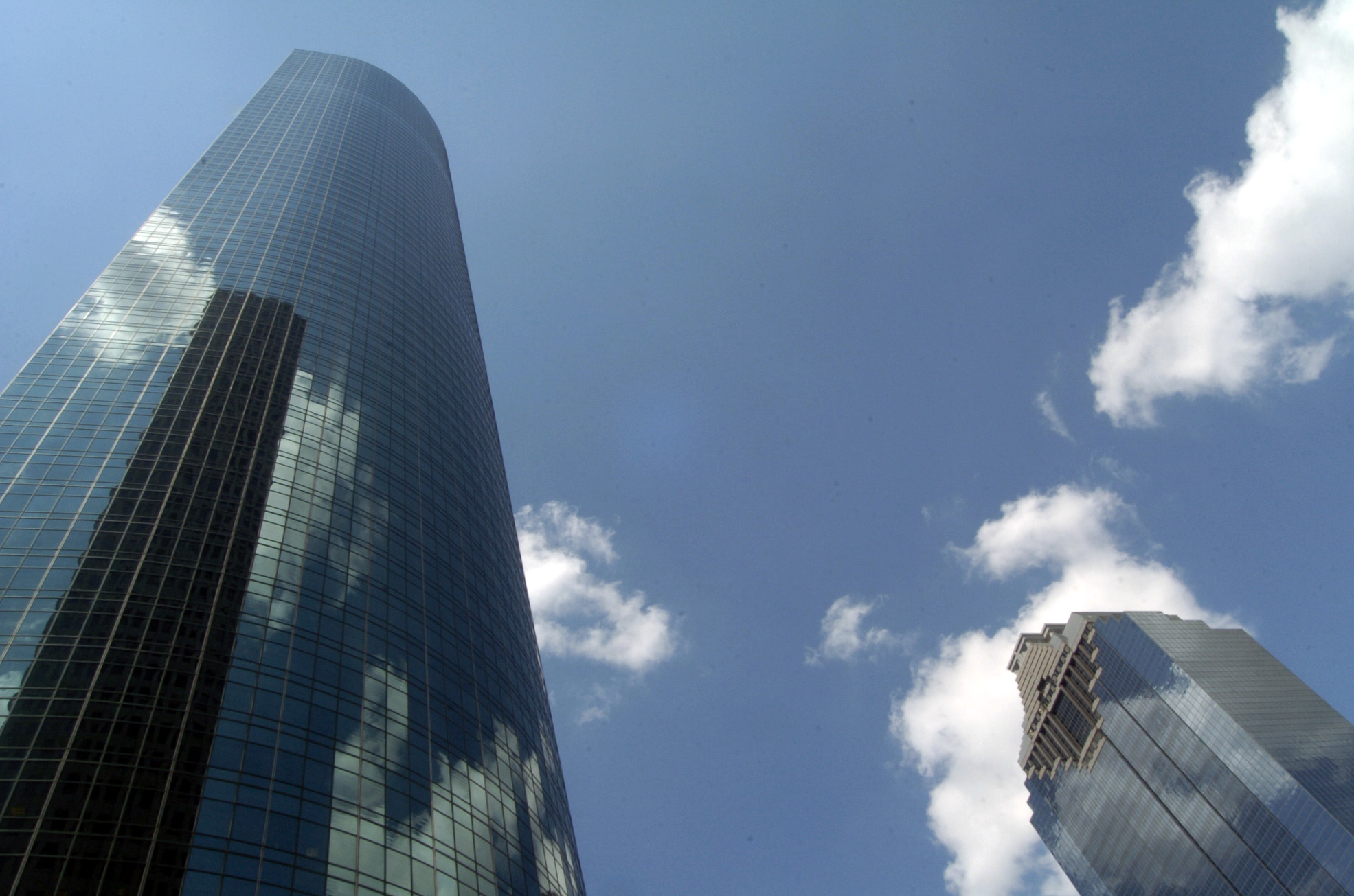 Wells Fargo and Colonial Savings slash hundreds in Texas shake-up