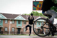 Houston metro population grows by 140,000, new census data shows