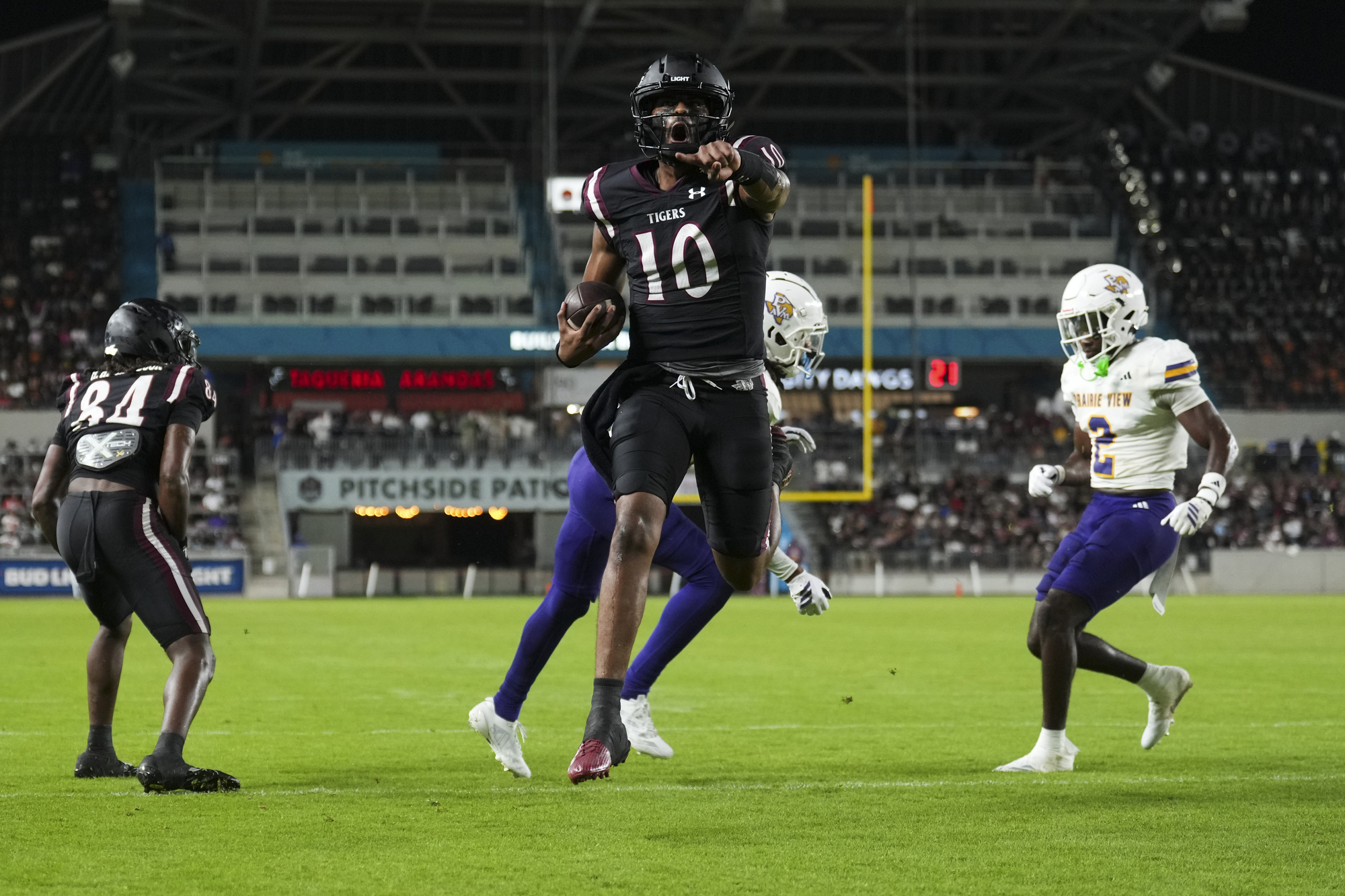 Vegan coach Cris Dishman transforms Texas Southern from kitchen up