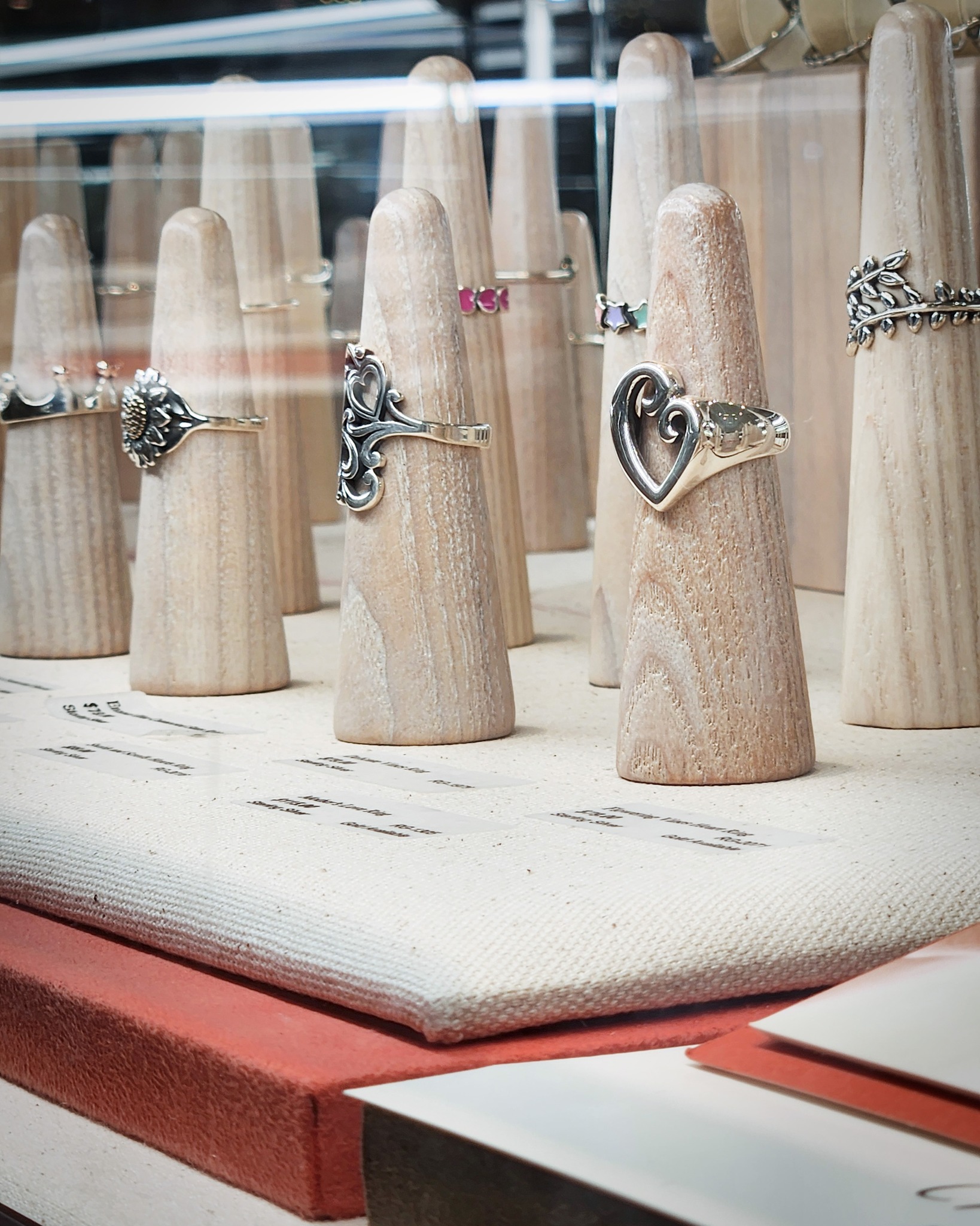 James Avery opens at Mall del Norte with gifts and charm collections