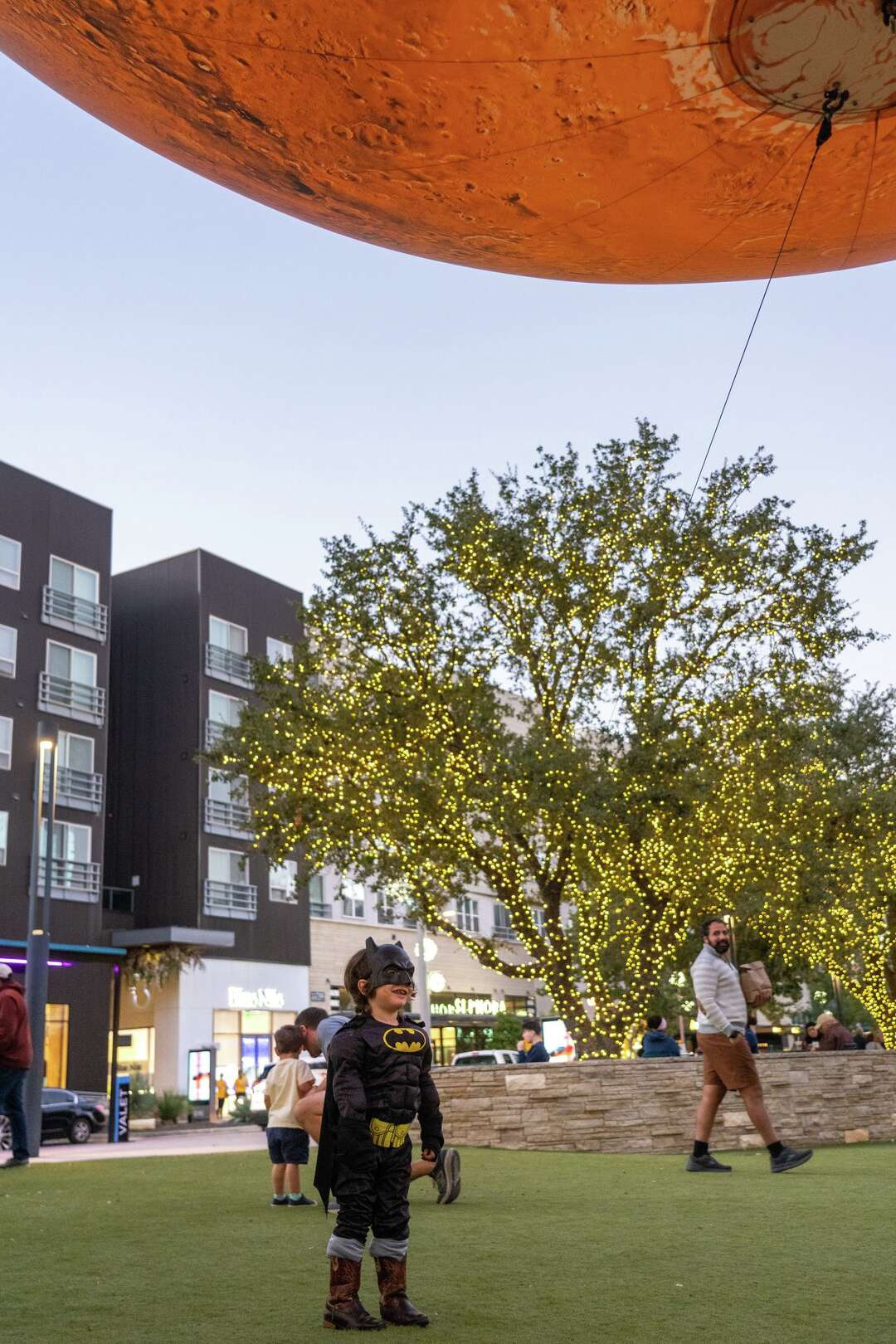 22-foot illuminated Mars replica lands at Domain Northside next week