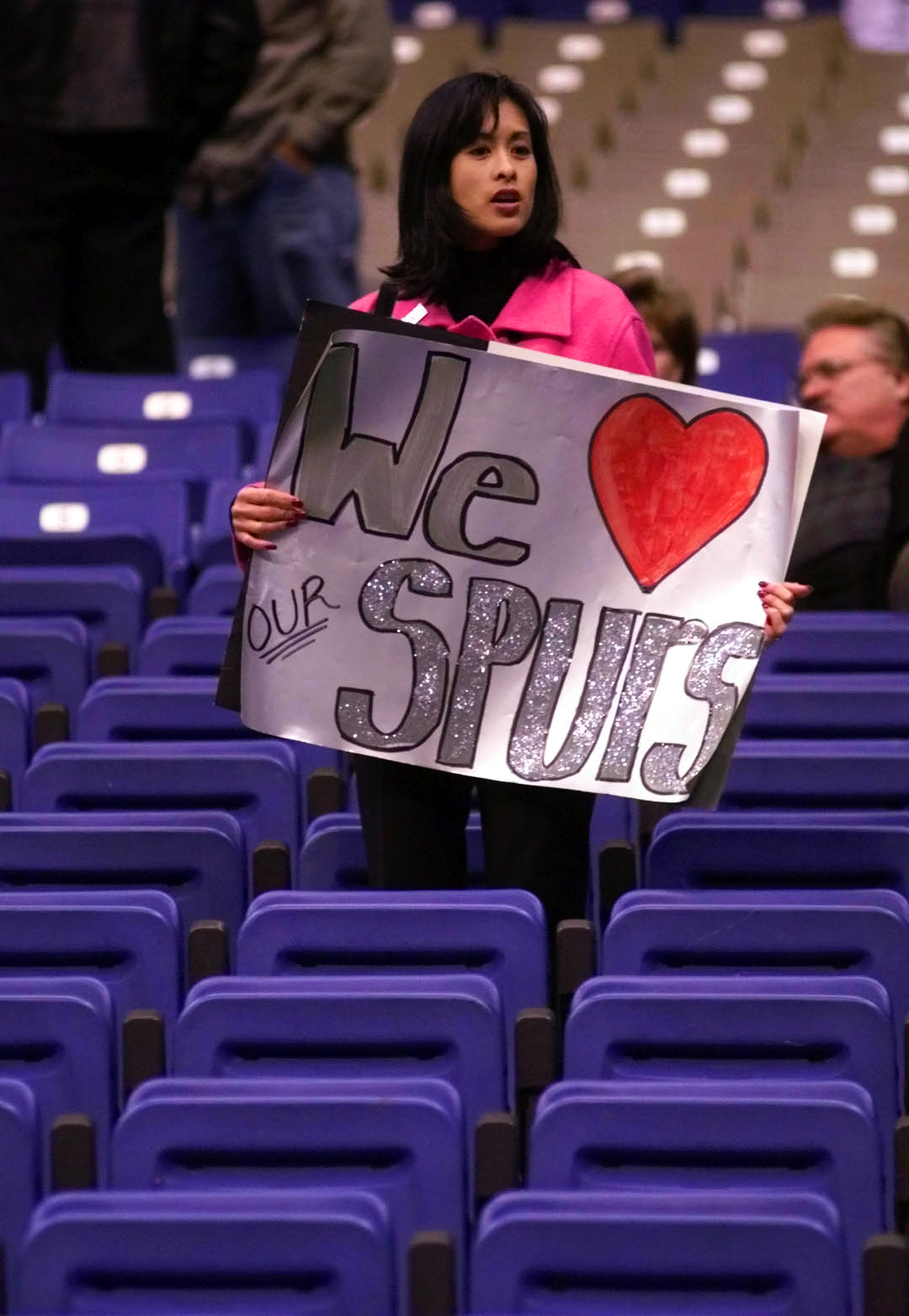 Voters OK new arena, Spurs get first championship rings in 1999