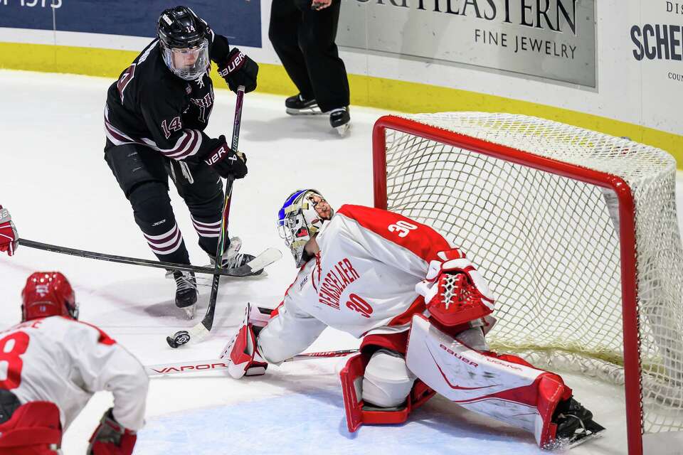 RPI men's hockey beats Union for first victory
