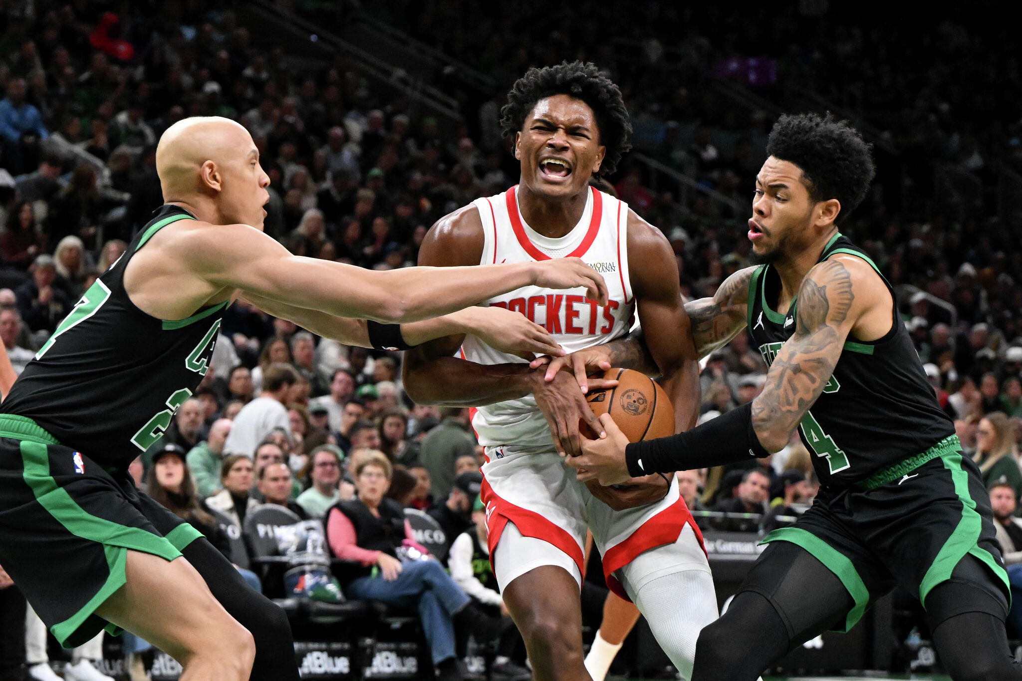 Amen Thompson shines as Houston Rockets beat Boston Celtics
