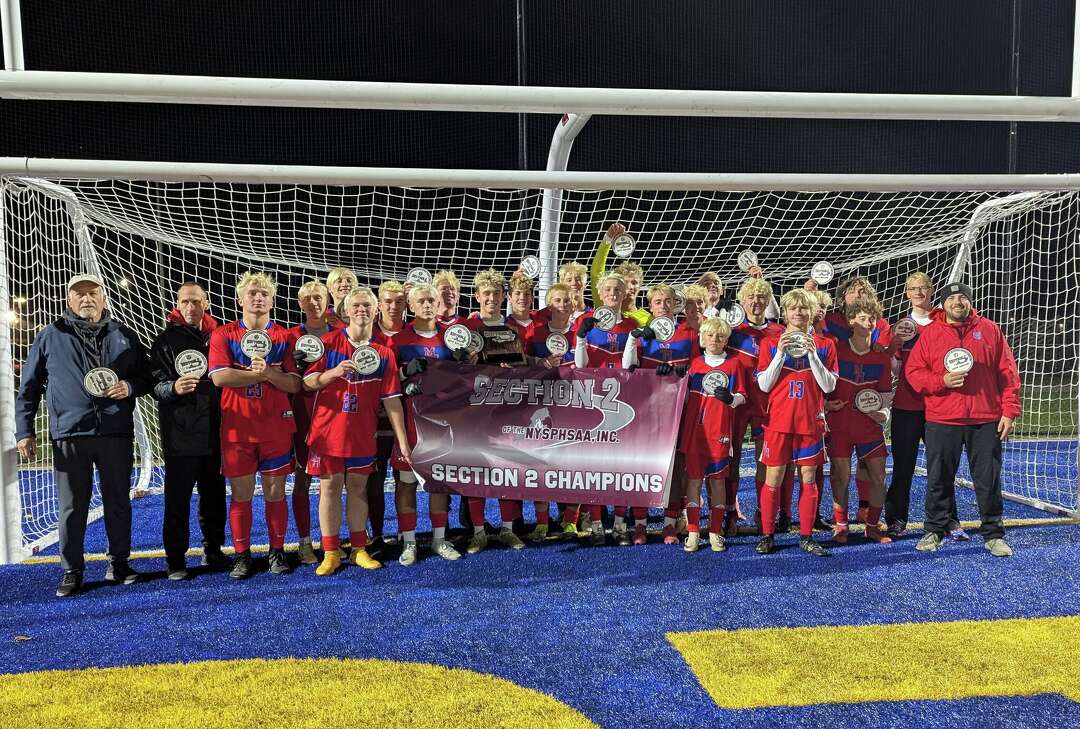 Maple Hill's bleached-hair tradition unites team in playoff run