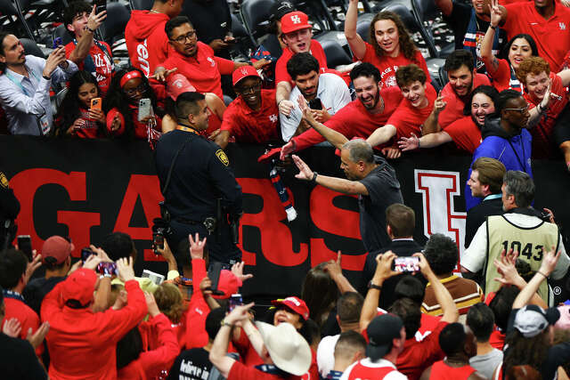 Houston's pitiful crowd mocked by college football Twitter