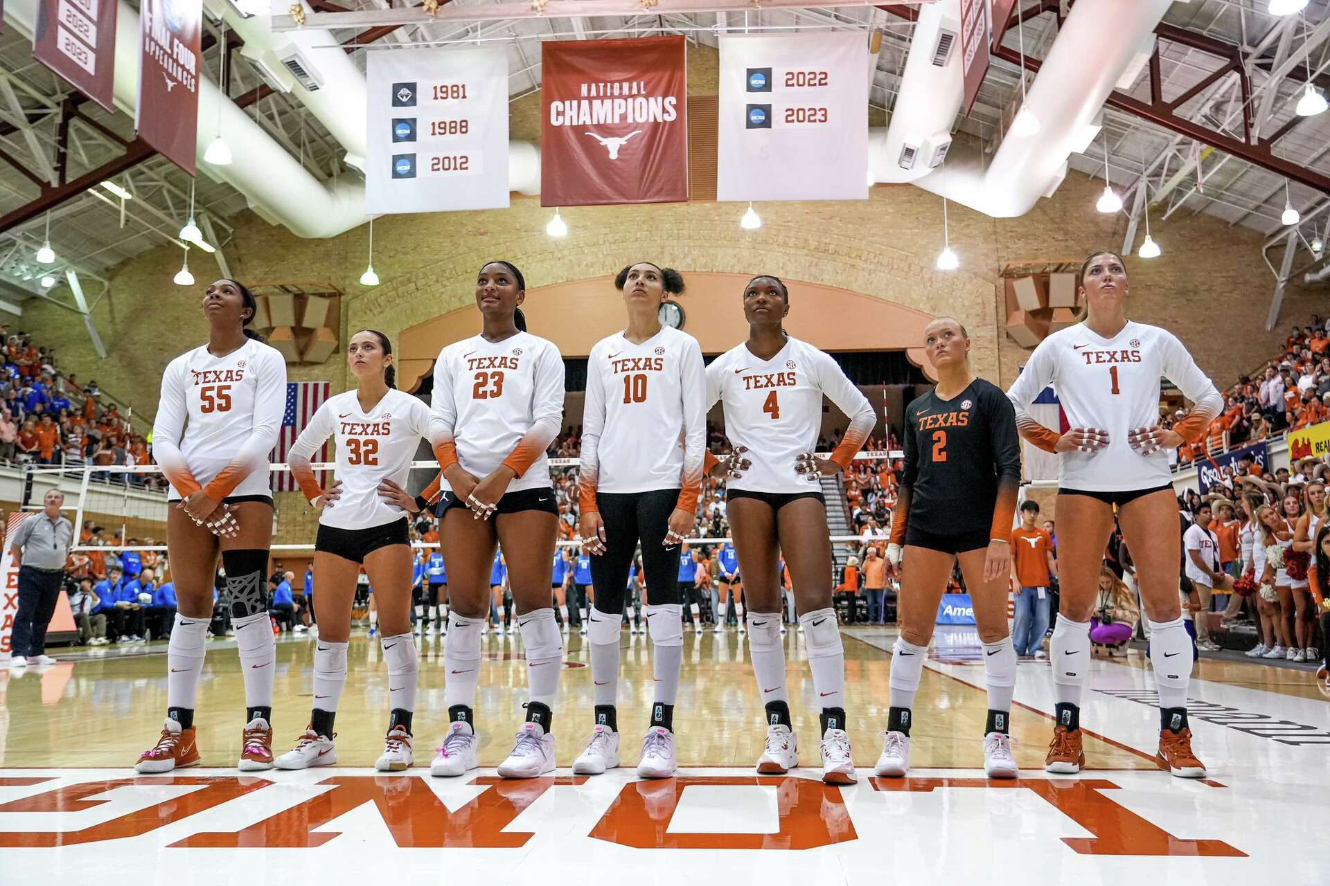 NCAA volleyball tournament: Jerritt Elliott, Texas are ready to host