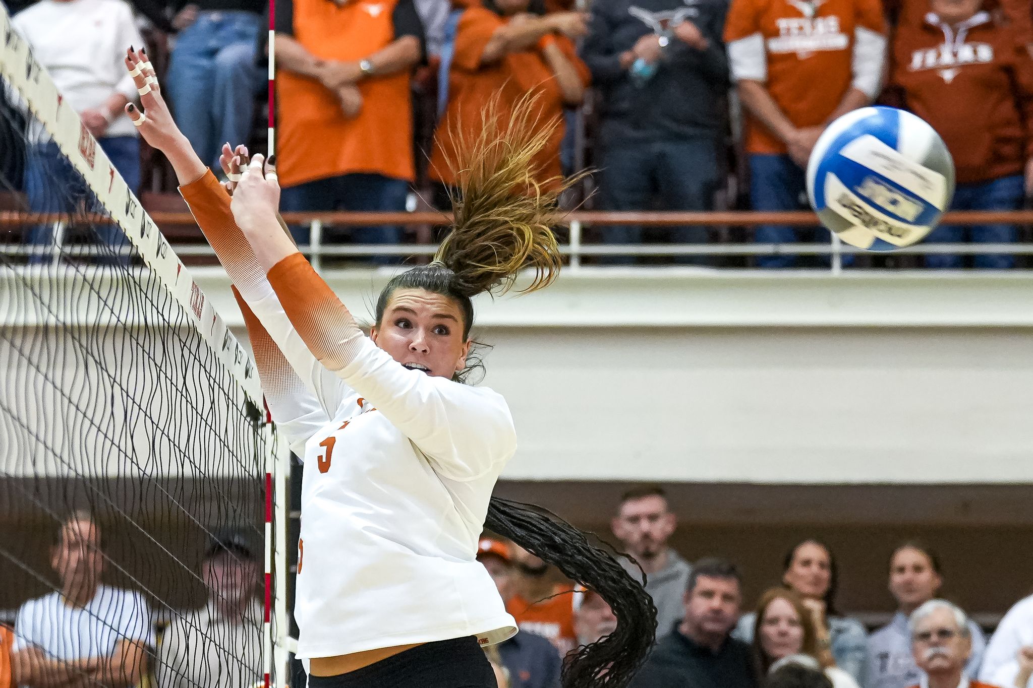 NCAA transfer portal: Texas volleyball loses middle blocker Ayden Ames