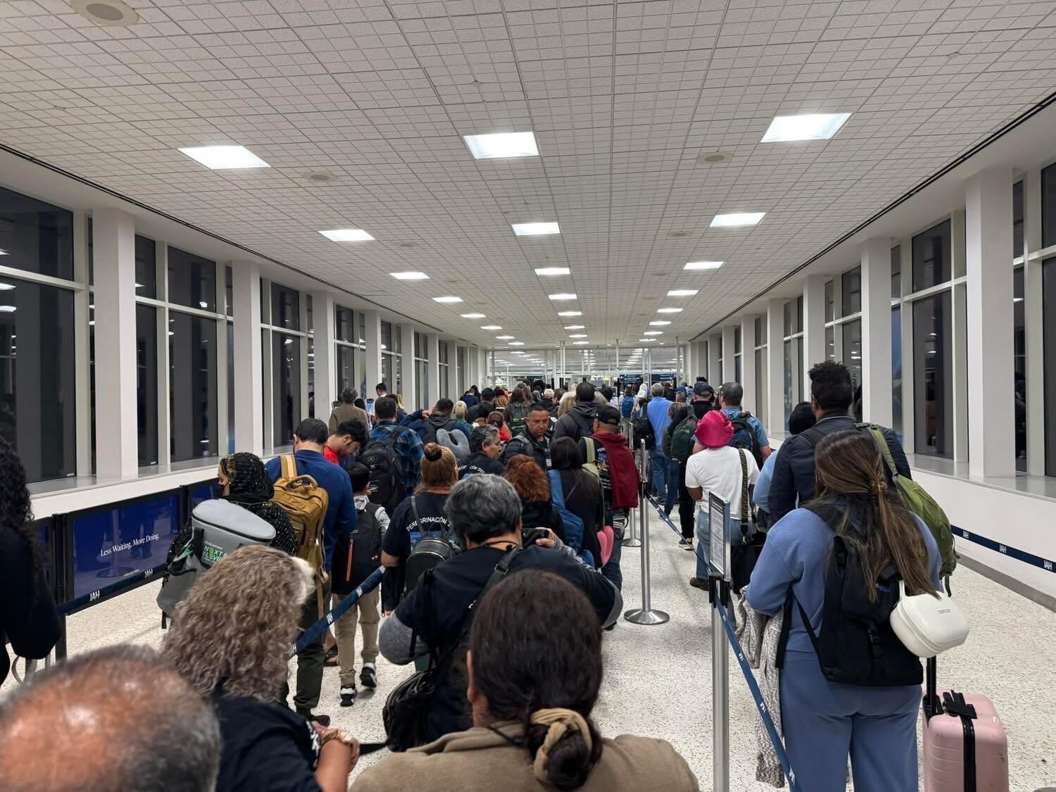 Houston airport travel alert: Long TSA waits and flight disruptions