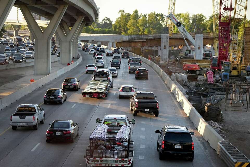 I-10 closures will increase traffic near the Heights until mid-2026