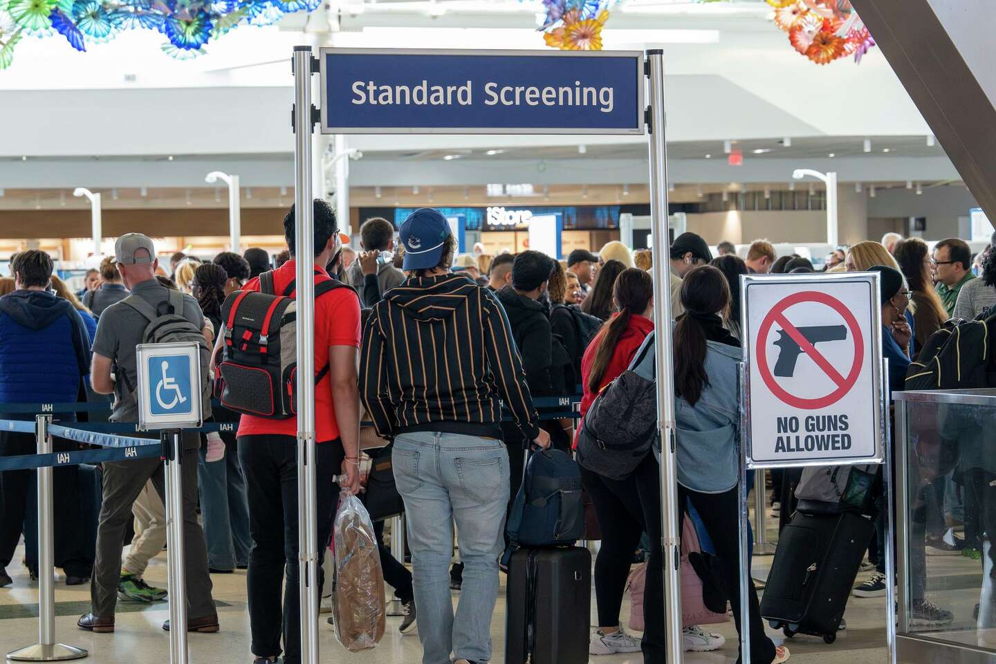 IAH TSA delays: What to know if you're flying out of Houston airports