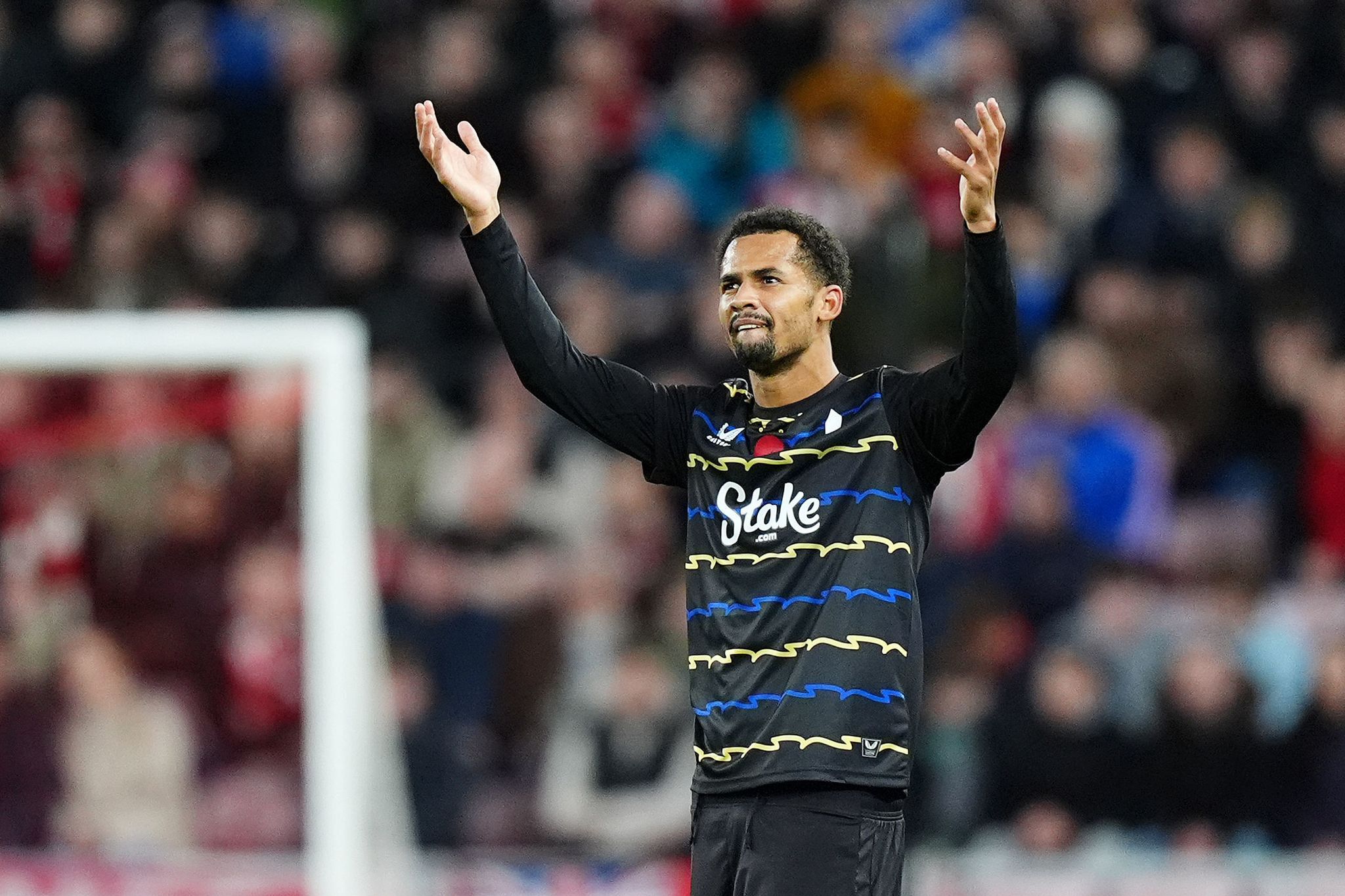 Sunderland moves into fourth place after home draw with Everton