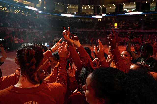 Brihanna Crittendon commits to Texas Longhorns