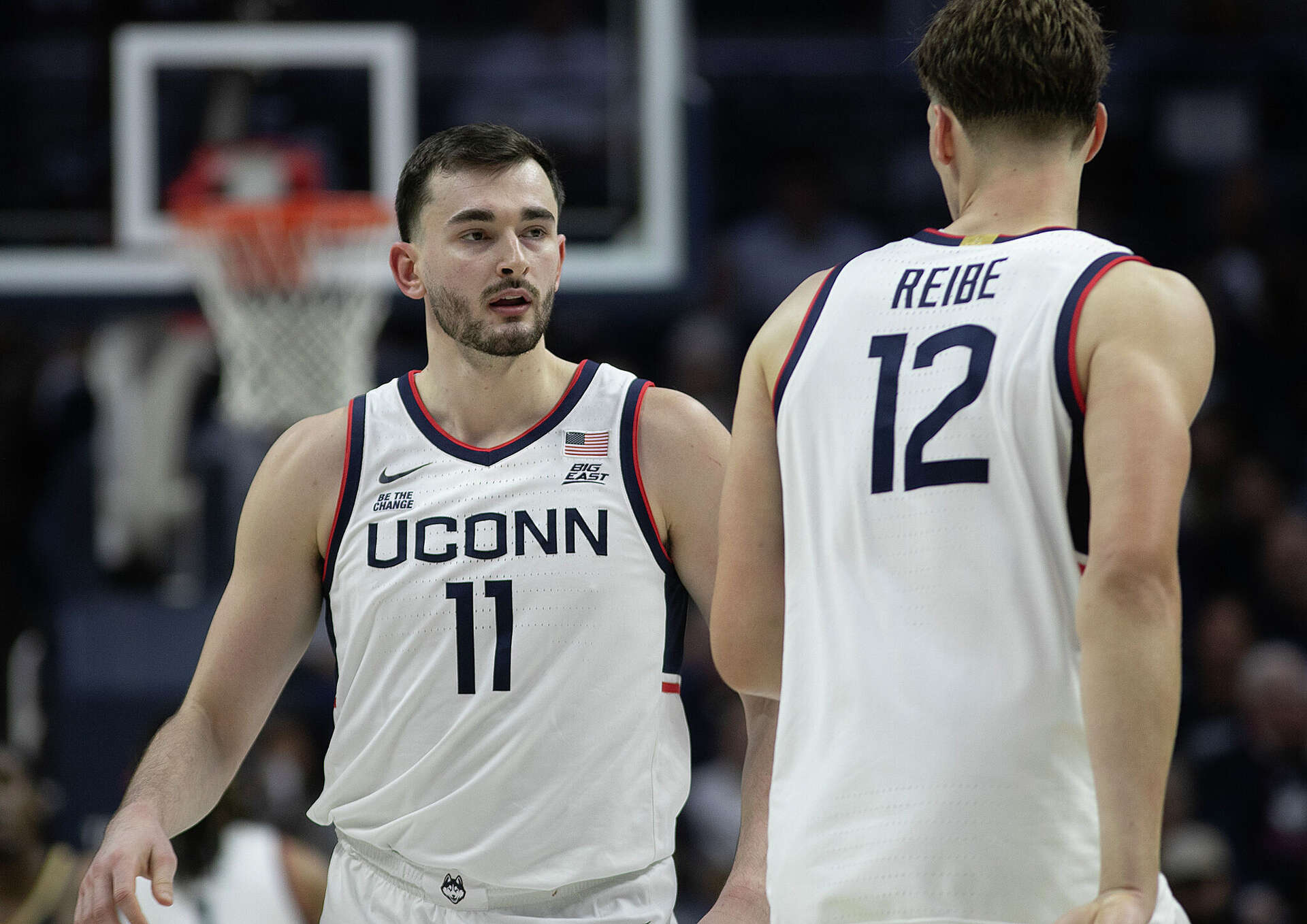 UConn struggles in opener, but Dan Hurley is not overreacting
