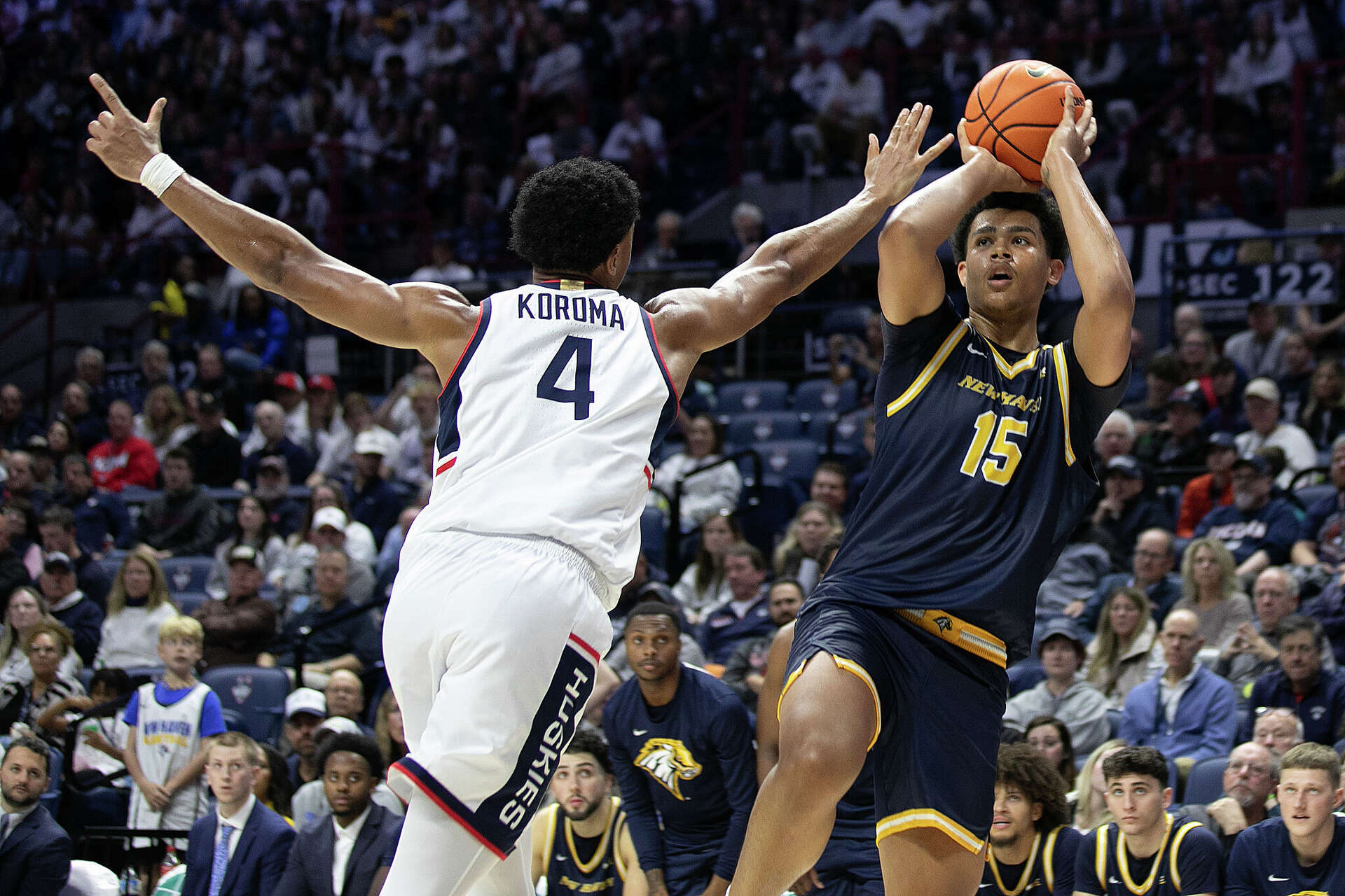 UConn struggles in opener, but Dan Hurley is not overreacting