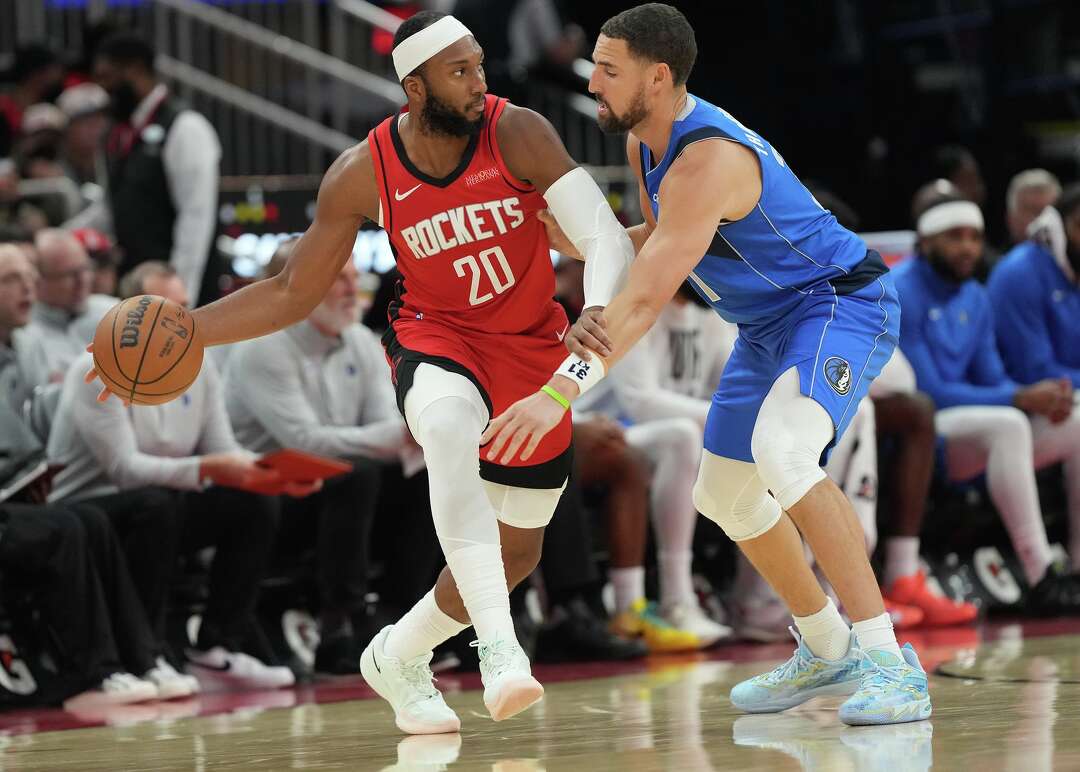 Houston Rockets top Dallas Mavericks to win fourth straight game