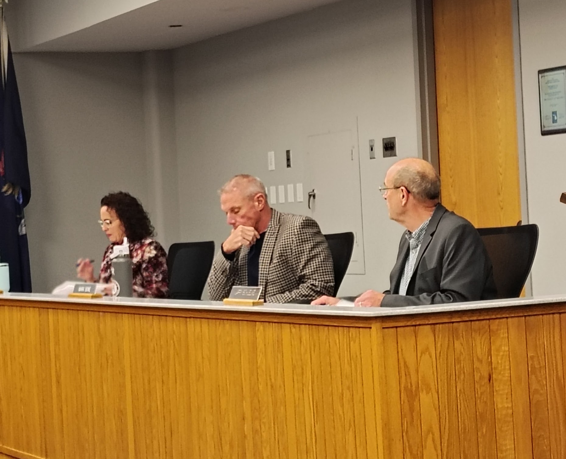 Ex-WNEM anchor David Custer wins jury-trial bid; case heads to trial