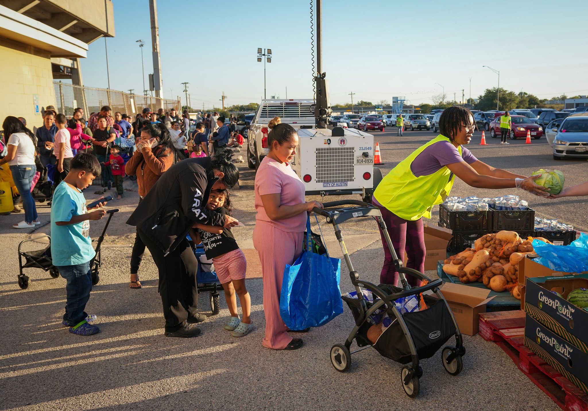 Austin Thanksgiving volunteering: Where to help in 2025