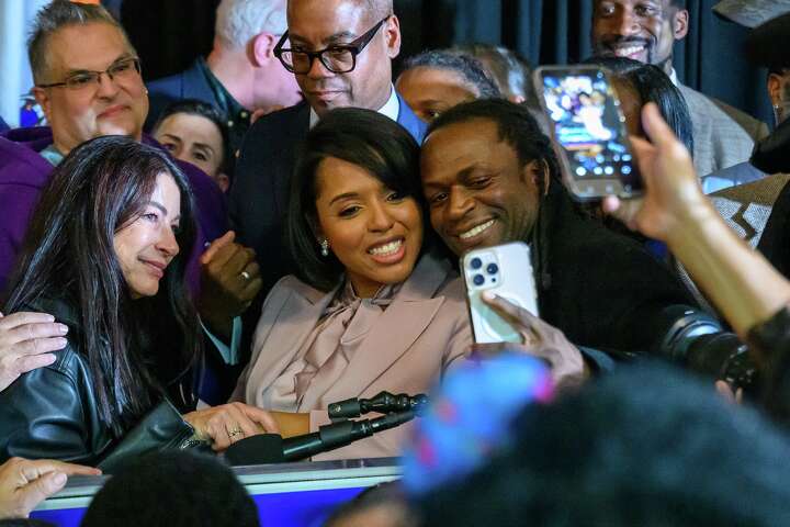 Albany elects Dorcey Applyrs, city's first Black mayor