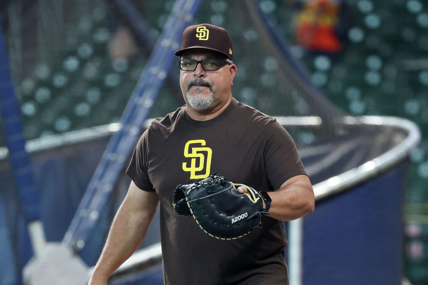 Astros eye Padres' Victor Rodriguez for hitting coach role