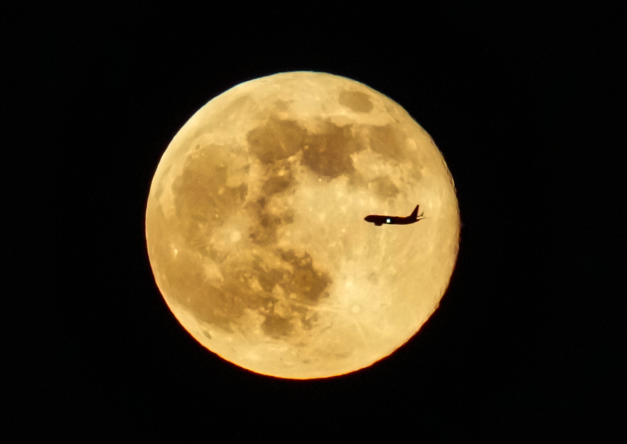 Beaver Supermoon Lights Up Austin Sky: Brightest Moon of 2025 Rises