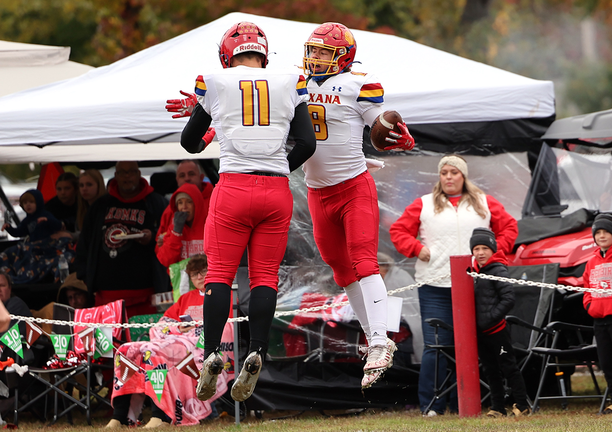 Roxana takes care of business on road, gets back home for Round 2