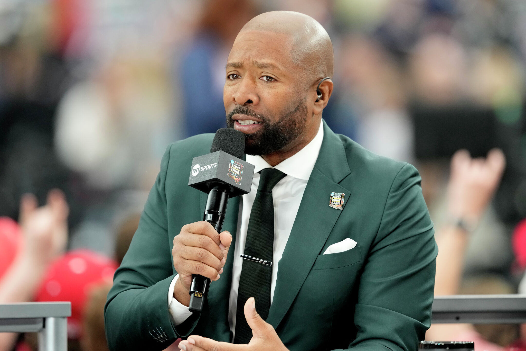 Kenny Smith signs multi-year deal with ESPN, appear on various shows