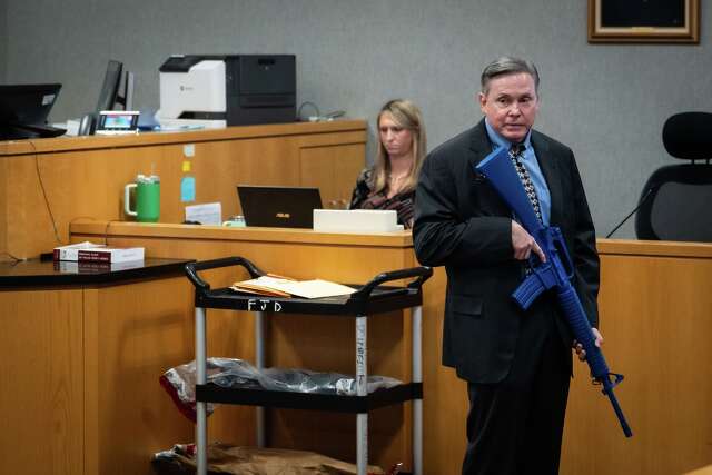 Austin officer Daniel Sanchez faces jury in deadly conduct trial