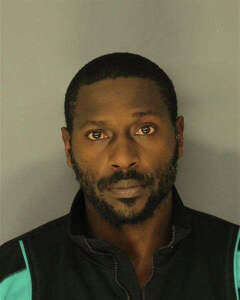 Ex-NFL player Antonio Brown waives extradition on attempted murder charge, will return to Miami