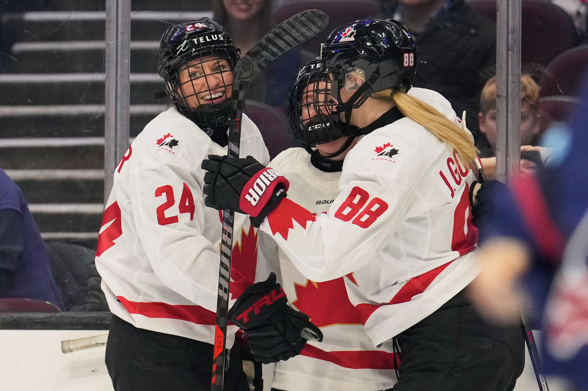 Laila Edwards shines in homecoming. USA beats Canada 4-1 in women's ...