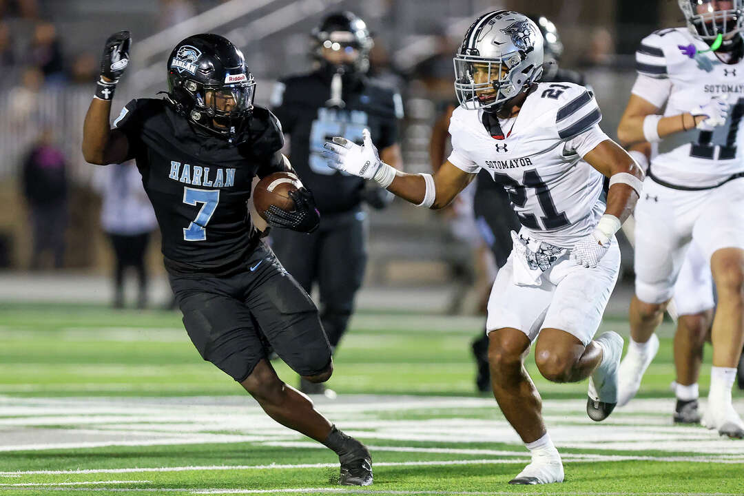 Football Playoff Preview: Smithson Valley ready for another long run