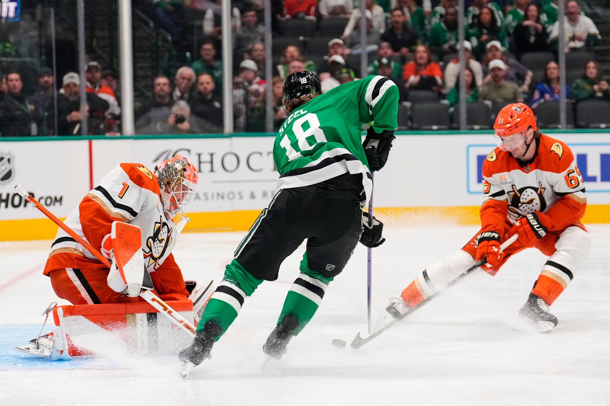Carlsson's short-handed goal in 3rd period helps Ducks rally to beat ...