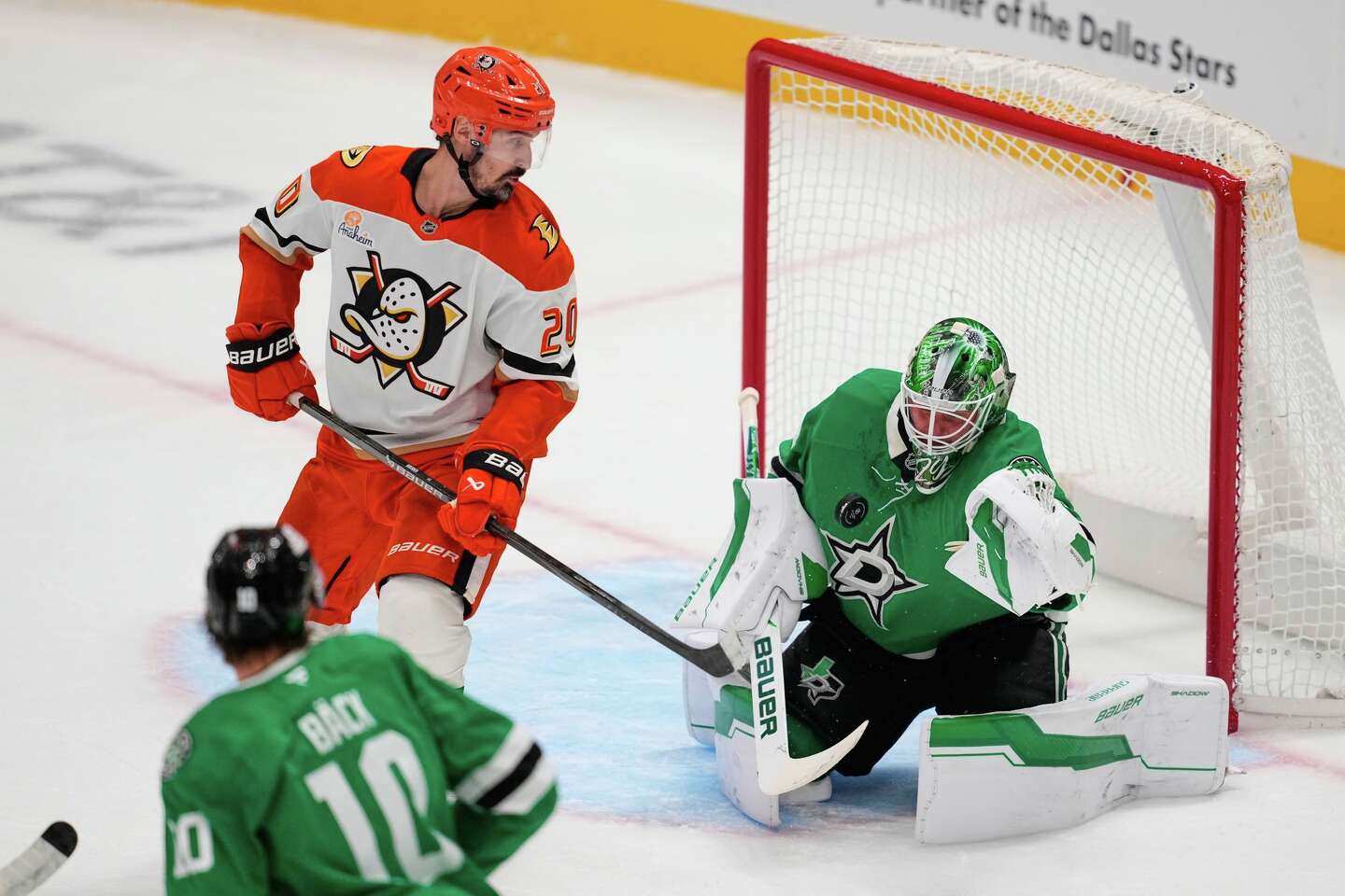 Carlsson's short-handed goal in 3rd period helps Ducks rally to beat ...
