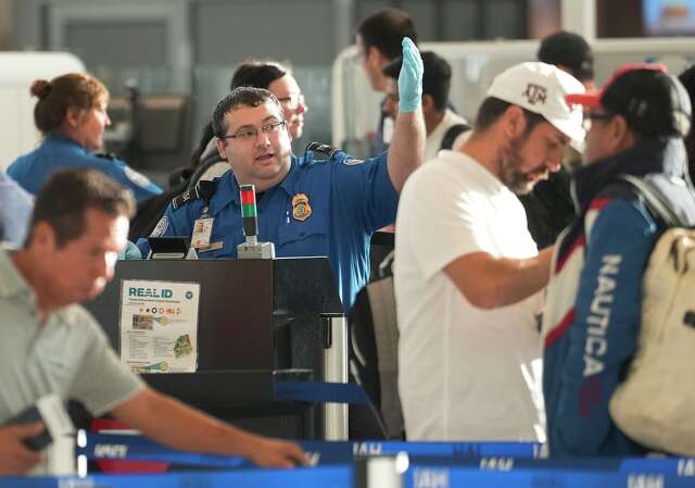 IAH TSA wait times expected to exceed 1 hour Friday
