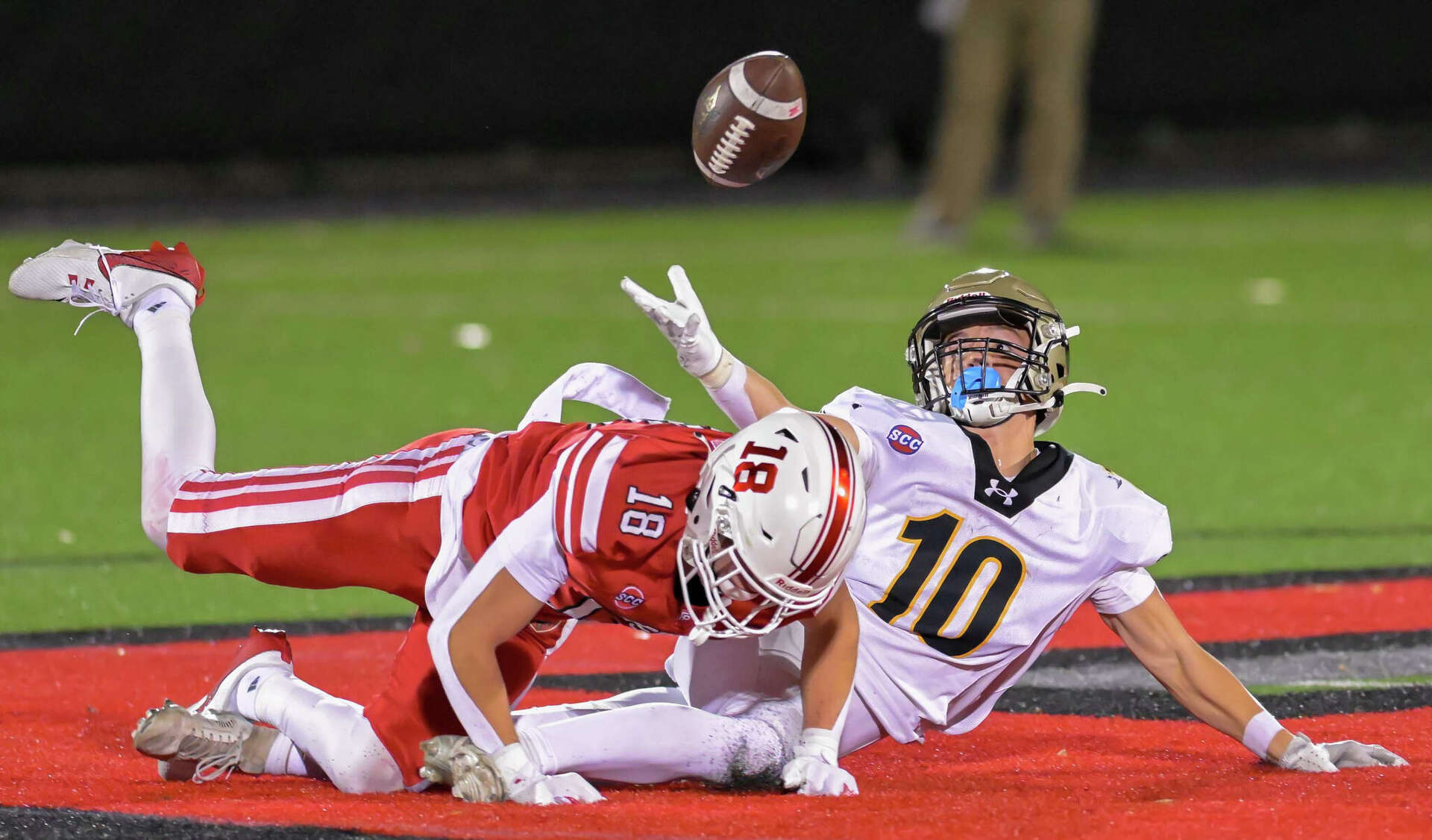 No. 7 Hand beats No. 4 Fairfield Prep on the road