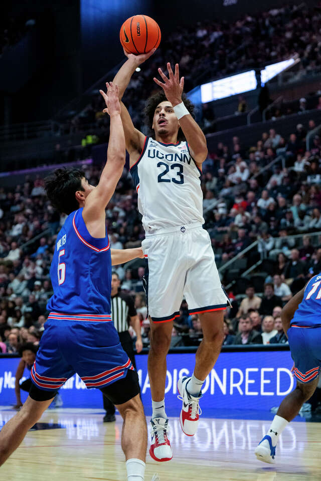 UConn men's basketball beats UMass Lowell in historic rout