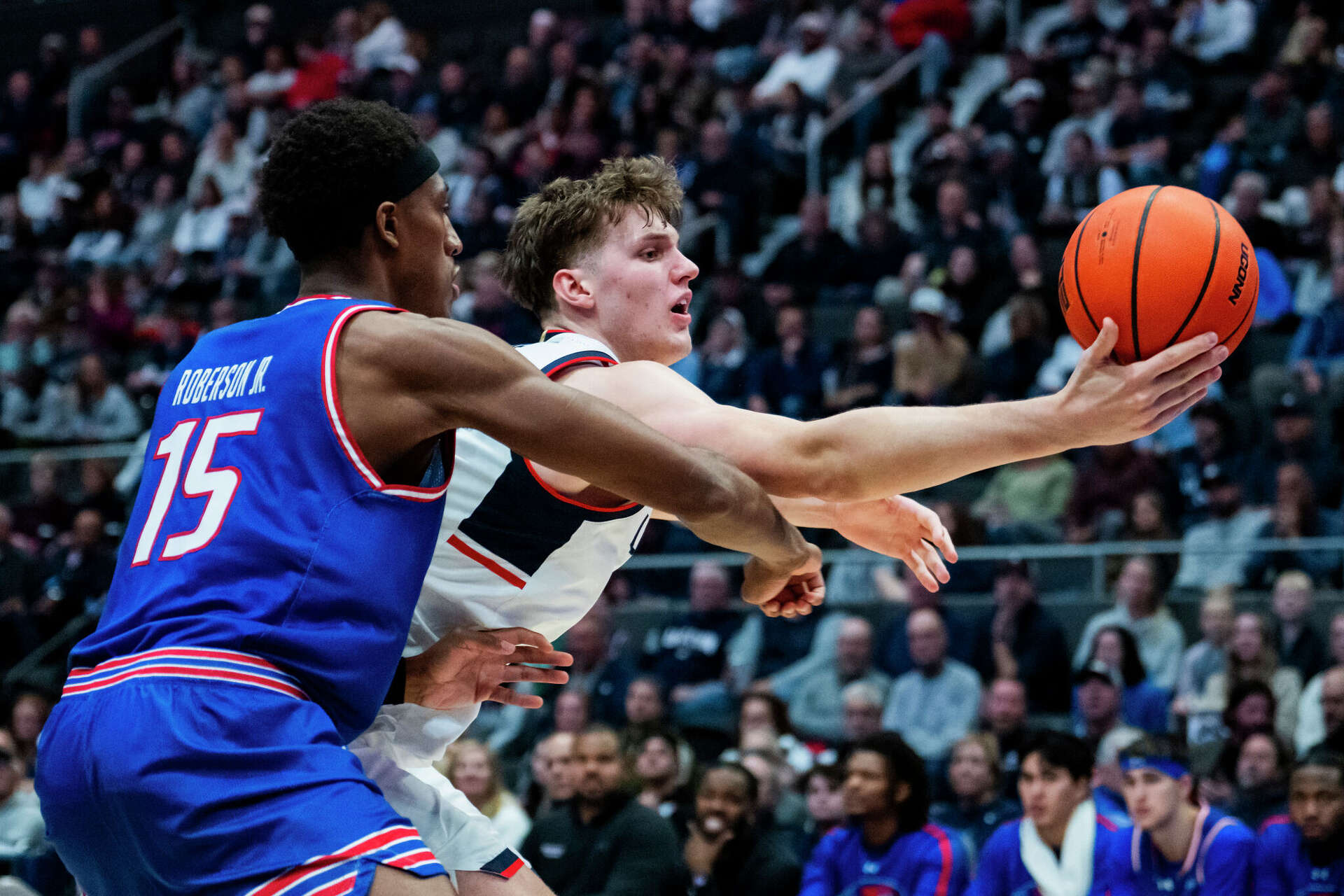 UConn men's basketball beats UMass Lowell in historic rout