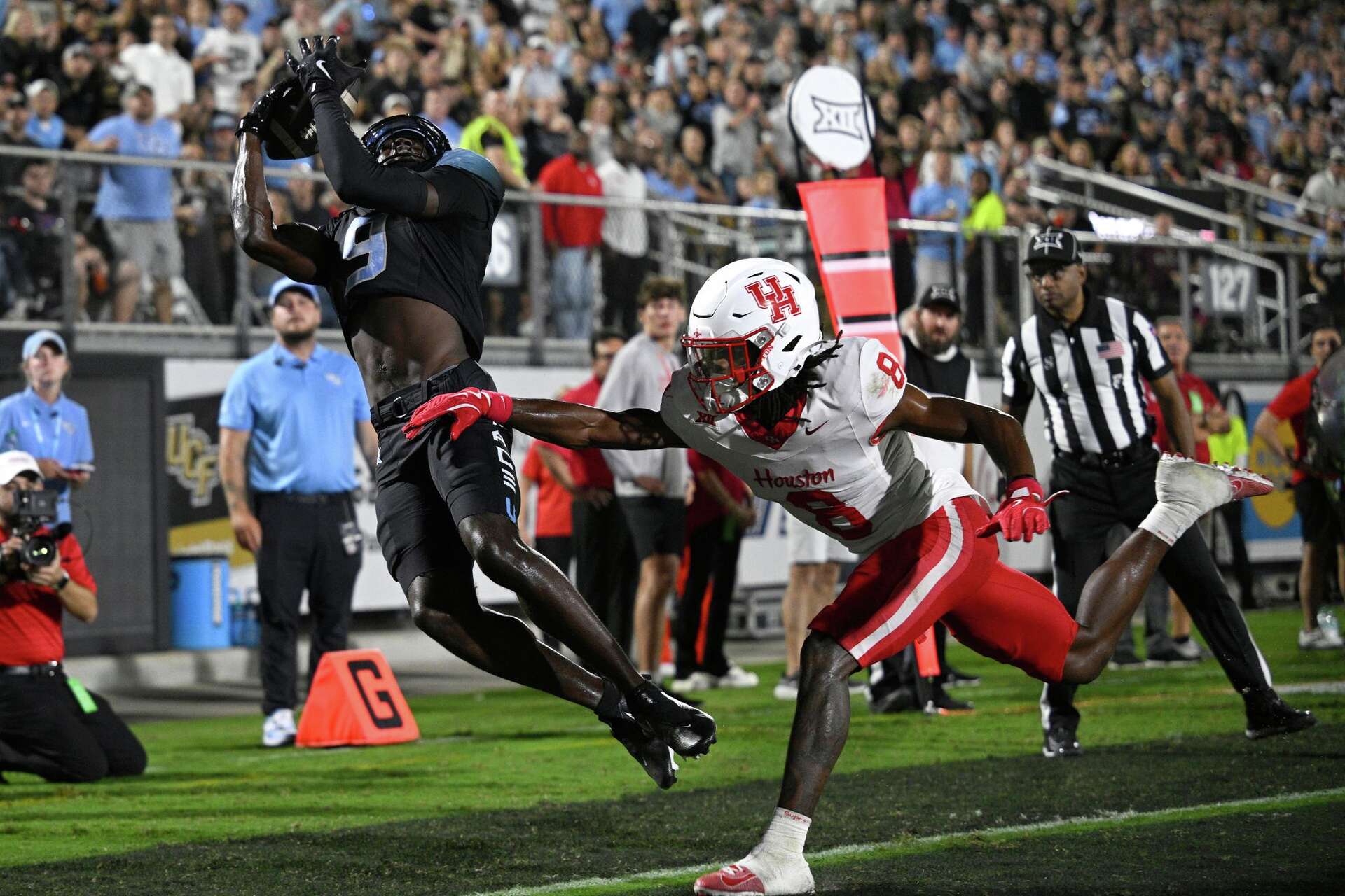 Houston Cougars beat UCF on late field goal for eighth win of season