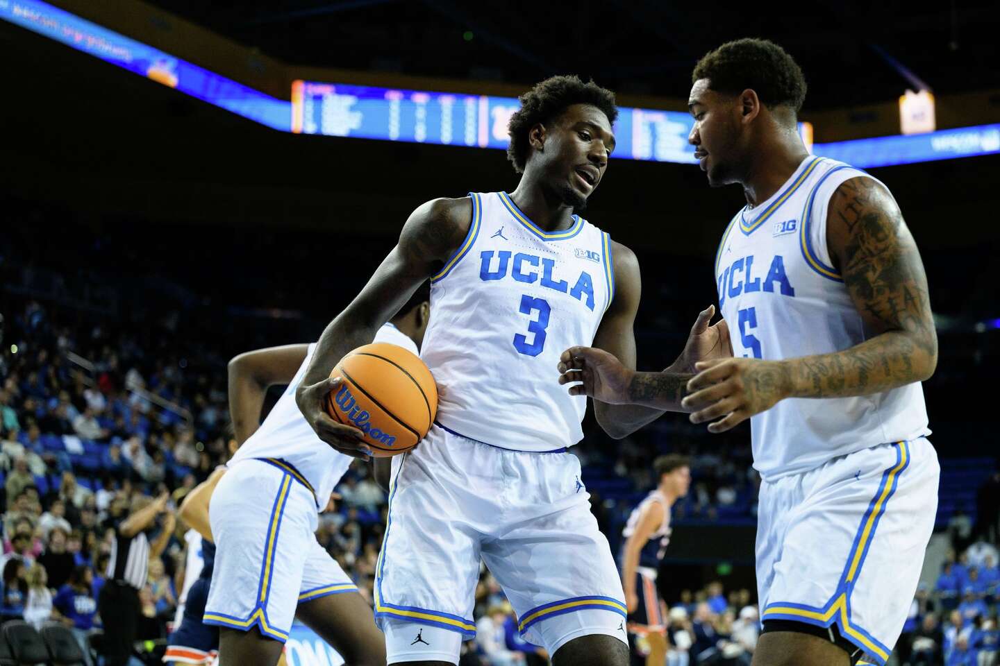 Xavier Booker leads No. 12 UCLA to 74-63 victory over Pepperdine with ...