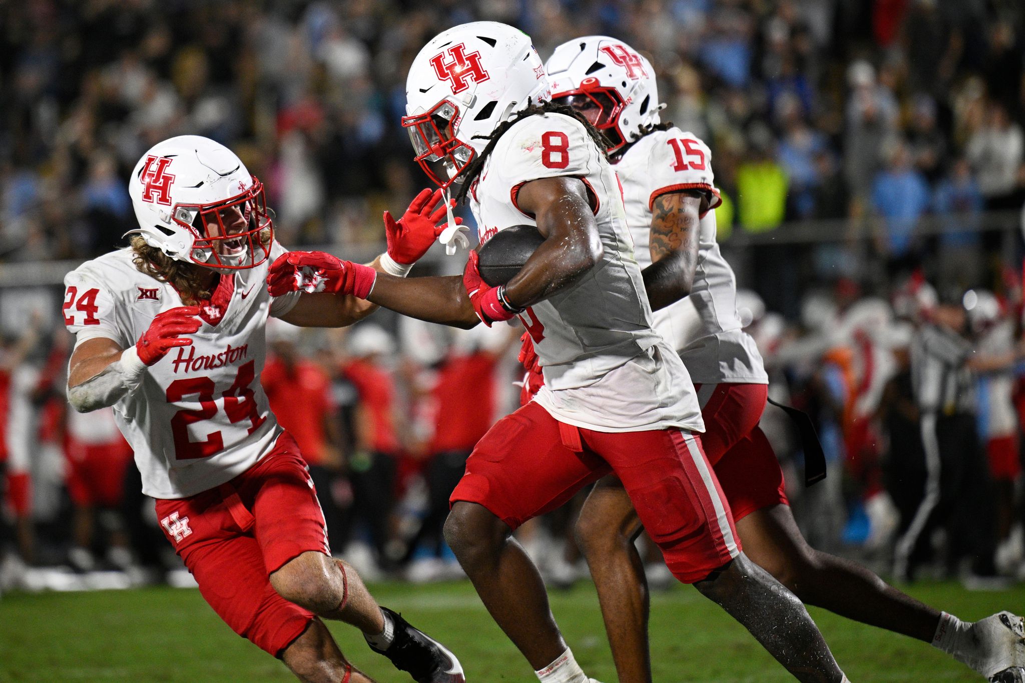 Houston Cougars beat UCF on late field goal for eighth win of season