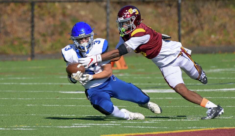St. Joseph football beats Ludlowe for Joe Della Vecchia's 200th win